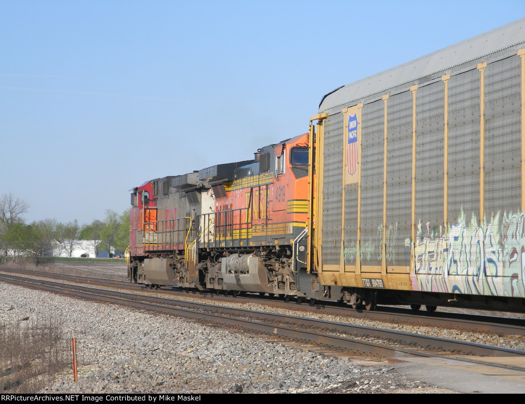 BNSF 735